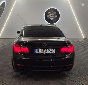 Melns BMW 740 2013 Marijampole, ar dzinēja tilpumu 2.99 L un nobraukumu 306 tūkst. km par 13500 €, foto 36 vietnē AUTOMOTO.COM.LV