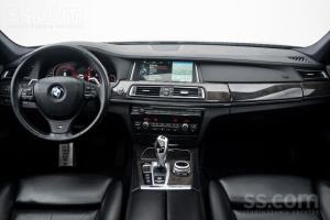 Melns BMW 740 2013 Tallina, ar dzinēja tilpumu 3.00 L un nobraukumu 282 tūkst. km par 15999 €, foto 3 vietnē AUTOMOTO.COM.LV