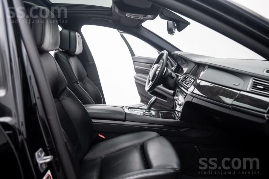 Melns BMW 740 2013 Tallina, ar dzinēja tilpumu 3.00 L un nobraukumu 282 tūkst. km par 15999 €, foto 14 vietnē AUTOMOTO.COM.LV