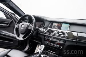 Melns BMW 740 2013 Tallina, ar dzinēja tilpumu 3.00 L un nobraukumu 282 tūkst. km par 15999 €, foto 15 vietnē AUTOMOTO.COM.LV