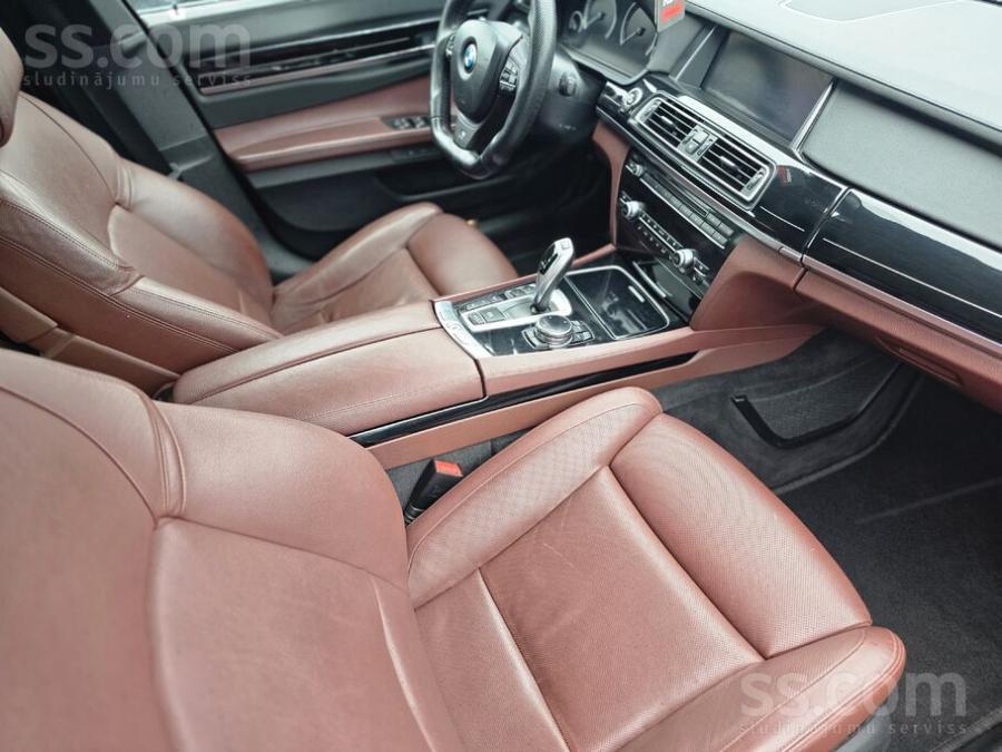 Черный БМВ 740 2013 в Рига, объемом двигателя 3.00 л и пробегом 0 тыс. км за 12500 €, фото 18 на AUTOMOTO.COM.LV