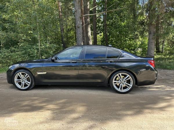 Melns BMW 740 2013 Klaipėda, ar dzinēja tilpumu 3.00 L un nobraukumu 385 tūkst. km par 11800 €, foto 4 vietnē AUTOMOTO.COM.LV