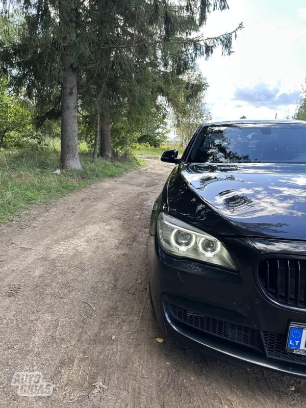 Melns BMW 740 2013 Klaipėda, ar dzinēja tilpumu 3.00 L un nobraukumu 385 tūkst. km par 11800 €, foto 7 vietnē AUTOMOTO.COM.LV
