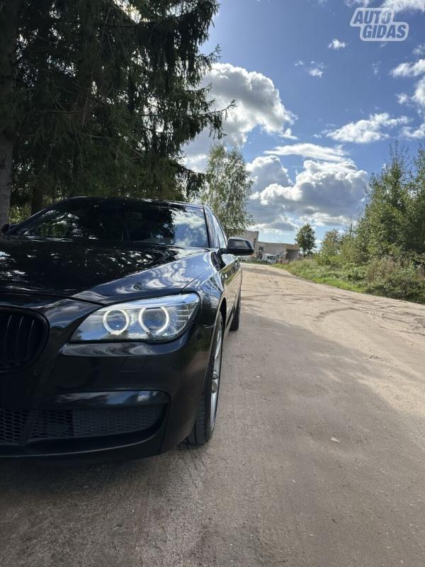 Melns BMW 740 2013 Klaipėda, ar dzinēja tilpumu 3.00 L un nobraukumu 385 tūkst. km par 11800 €, foto 9 vietnē AUTOMOTO.COM.LV