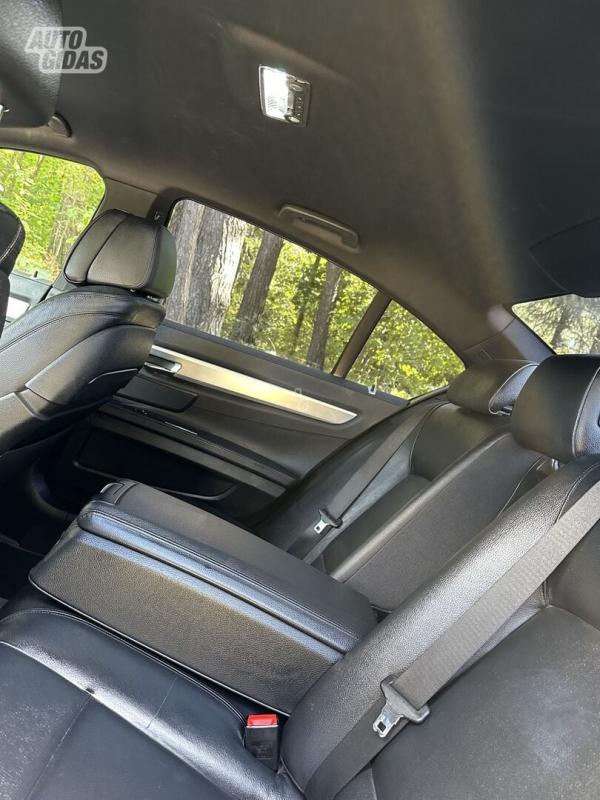 Melns BMW 740 2013 Klaipėda, ar dzinēja tilpumu 3.00 L un nobraukumu 385 tūkst. km par 11800 €, foto 10 vietnē AUTOMOTO.COM.LV