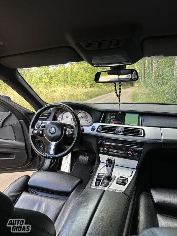 Melns BMW 740 2013 Klaipėda, ar dzinēja tilpumu 3.00 L un nobraukumu 385 tūkst. km par 11800 €, foto 11 vietnē AUTOMOTO.COM.LV