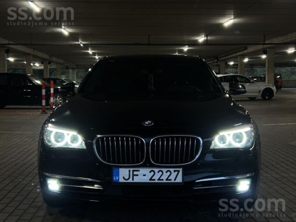Melns BMW 740 2013 Rīga, ar dzinēja tilpumu 3.00 L un nobraukumu 304 tūkst. km par 12750 €, foto 4 vietnē AUTOMOTO.COM.LV