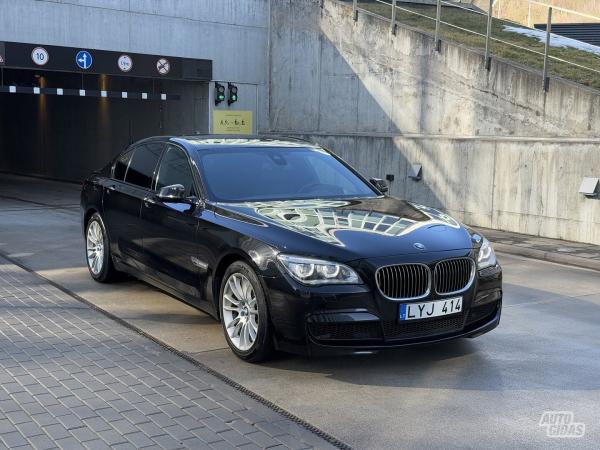 Melns BMW 740 2014 Viļņa, ar dzinēja tilpumu 3.00 L un nobraukumu 165 tūkst. km par 14500 €, foto 5 vietnē AUTOMOTO.COM.LV