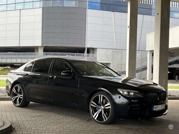 Melns BMW 740 2014 Viļņa, ar dzinēja tilpumu 3.00 L un nobraukumu 190 tūkst. km par 11000 €, foto 1 vietnē AUTOMOTO.COM.LV