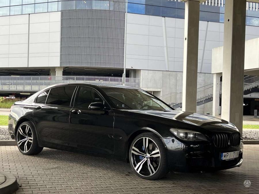 Black BMW 740 2014 in Vilnius, with an engine capacity of 3.00 L and mileage of 190 thousand km for 11000 €, photo 1 on AUTOMOTO.COM.LV