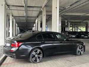 Black BMW 740 2014 in Vilnius, with an engine capacity of 3.00 L and mileage of 190 thousand km for 11000 €, photo 5 on AUTOMOTO.COM.LV