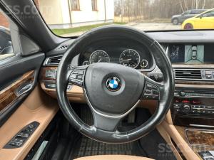 Черный БМВ 740 2014 в Рига, объемом двигателя 3.00 л и пробегом 309 тыс. км за 14500 €, фото 8 на AUTOMOTO.COM.LV
