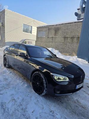 Melns BMW 740 2015 Klaipėda, ar dzinēja tilpumu 2.99 L un nobraukumu 272 tūkst. km par 15999 €, foto  vietnē AUTOMOTO.COM.LV