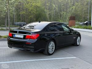 Black BMW 740 2015 in Vilnius, with an engine capacity of 3.00 L and mileage of 166 thousand km for 13500 €, photo 9 on AUTOMOTO.COM.LV