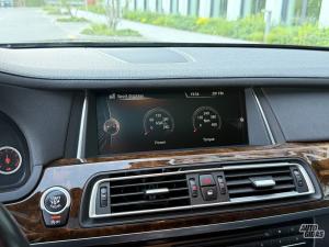Black BMW 740 2015 in Vilnius, with an engine capacity of 3.00 L and mileage of 166 thousand km for 13500 €, photo 17 on AUTOMOTO.COM.LV