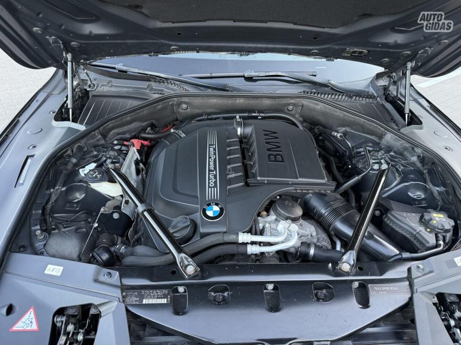 Black BMW 740 2015 in Vilnius, with an engine capacity of 3.00 L and mileage of 166 thousand km for 13500 €, photo 22 on AUTOMOTO.COM.LV