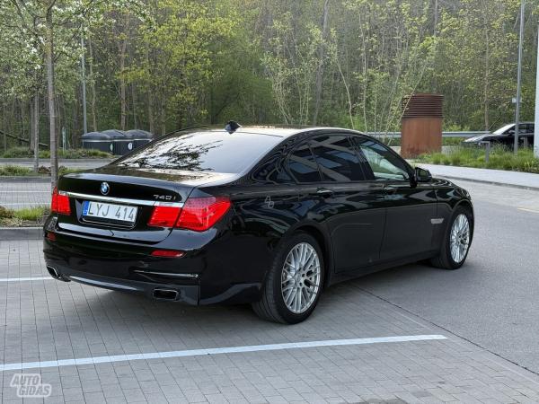 Melns BMW 740 2015 Viļņa, ar dzinēja tilpumu 3.00 L un nobraukumu 166 tūkst. km par 13500 €, foto 8 vietnē AUTOMOTO.COM.LV