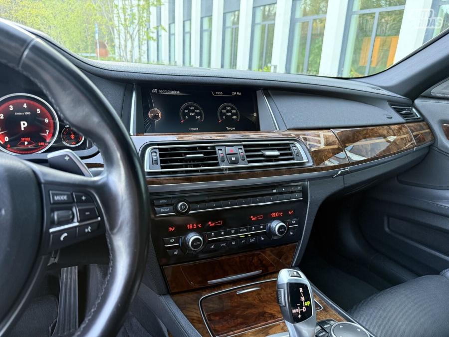 Черный БМВ 740 2015 в Вильнюс, объемом двигателя 3.00 л и пробегом 166 тыс. км за 13500 €, фото 18 на AUTOMOTO.COM.LV