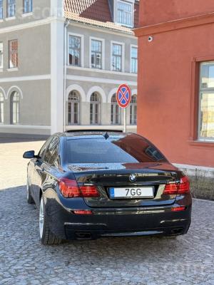 Melns BMW 740 2015 Kuldīga, ar dzinēja tilpumu 3.00 L un nobraukumu 0 tūkst. km par 19700 €, foto 3 vietnē AUTOMOTO.COM.LV