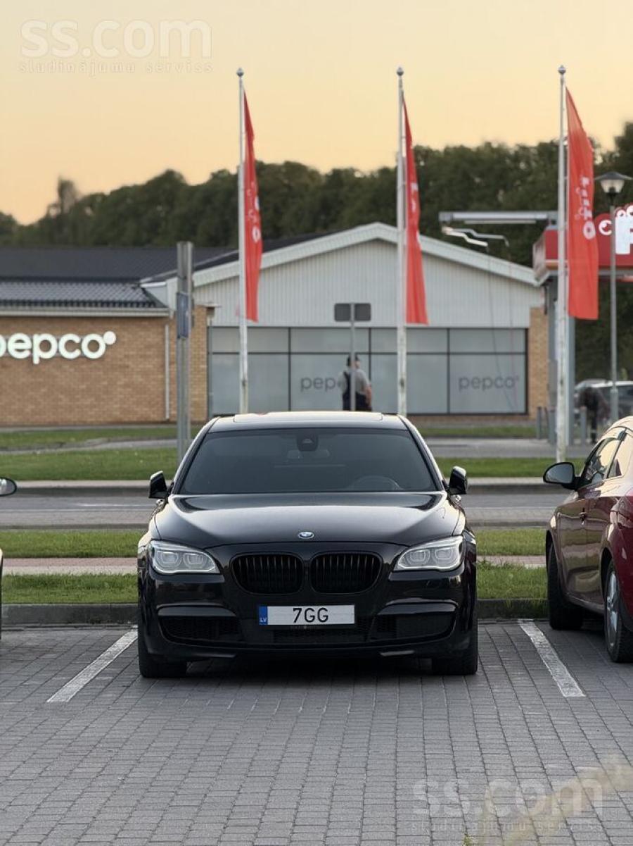 Melns BMW 740 2015 Kuldīga, ar dzinēja tilpumu 3.00 L un nobraukumu 0 tūkst. km par 19700 €, foto 5 vietnē AUTOMOTO.COM.LV