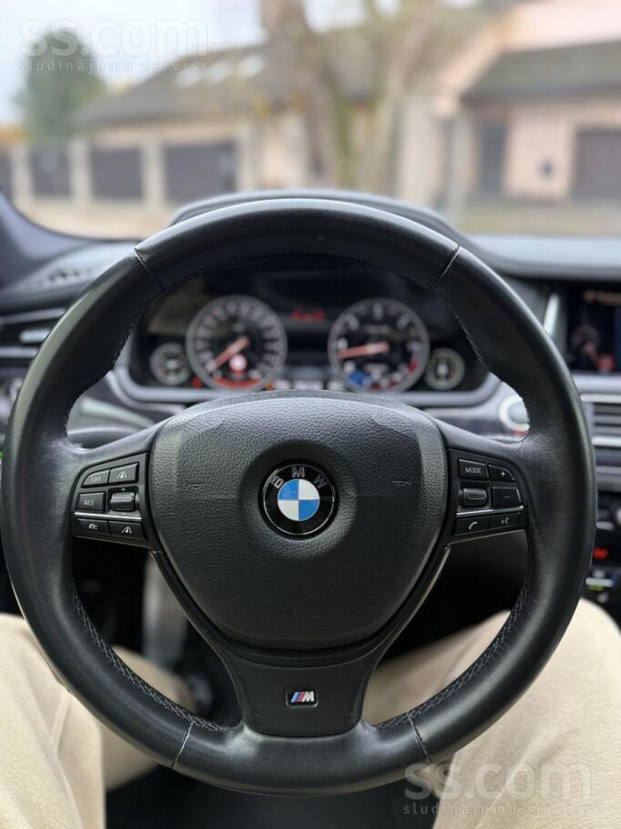 Melns BMW 740 2015 Kuldīga, ar dzinēja tilpumu 3.00 L un nobraukumu 0 tūkst. km par 19700 €, foto 8 vietnē AUTOMOTO.COM.LV