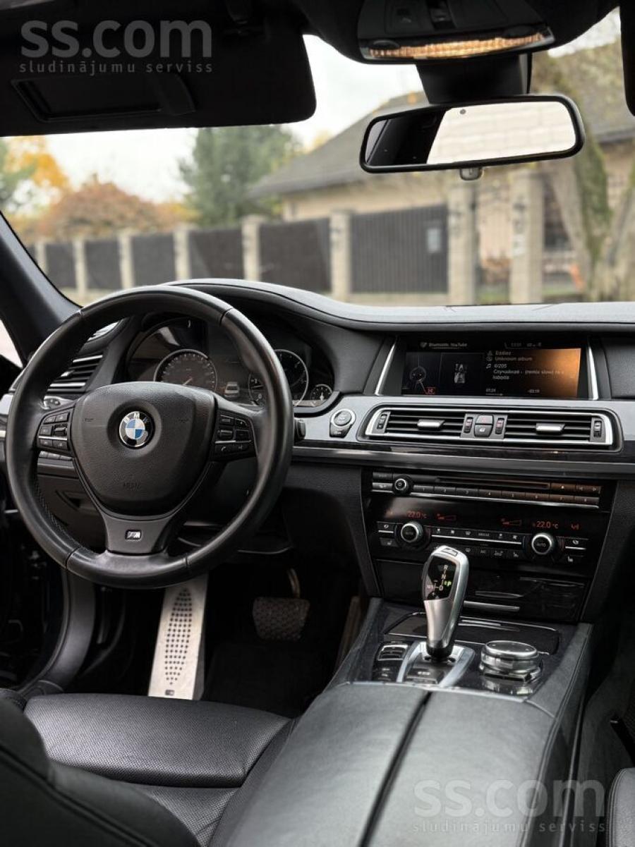 Melns BMW 740 2015 Kuldīga, ar dzinēja tilpumu 3.00 L un nobraukumu 0 tūkst. km par 19700 €, foto 11 vietnē AUTOMOTO.COM.LV
