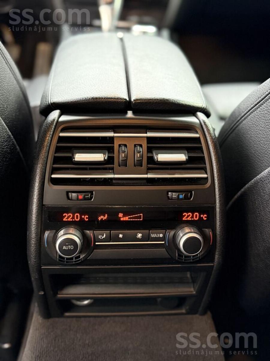 Melns BMW 740 2015 Kuldīga, ar dzinēja tilpumu 3.00 L un nobraukumu 0 tūkst. km par 19700 €, foto 13 vietnē AUTOMOTO.COM.LV