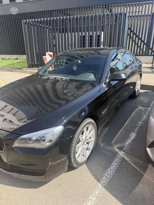 Melns BMW 740 2015 Viļņa, ar dzinēja tilpumu 2.98 L un nobraukumu 161 tūkst. km par 15000 €, foto 4 vietnē AUTOMOTO.COM.LV