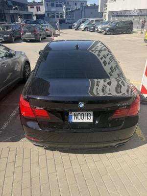 Melns BMW 740 2015 Viļņa, ar dzinēja tilpumu 2.98 L un nobraukumu 161 tūkst. km par 15000 €, foto 5 vietnē AUTOMOTO.COM.LV