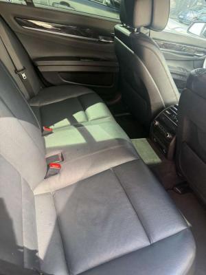 Melns BMW 740 2015 Viļņa, ar dzinēja tilpumu 2.98 L un nobraukumu 161 tūkst. km par 15000 €, foto 7 vietnē AUTOMOTO.COM.LV