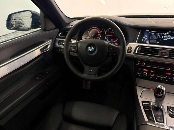 Melns BMW 740 2015 Marijampole, ar dzinēja tilpumu 2.99 L un nobraukumu 239 tūkst. km par 15999 €, foto 7 vietnē AUTOMOTO.COM.LV