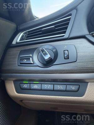 Black BMW 740 2015 in Riga, with an engine capacity of 3.00 L and mileage of 276 thousand km for 17500 €, photo 5 on AUTOMOTO.COM.LV