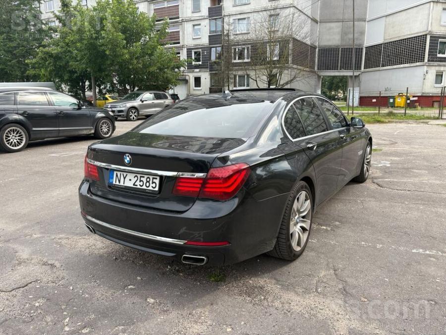 Черный БМВ 740 2015 в Рига, объемом двигателя 3.00 л и пробегом 297 тыс. км за 15000 €, фото 3 на AUTOMOTO.COM.LV