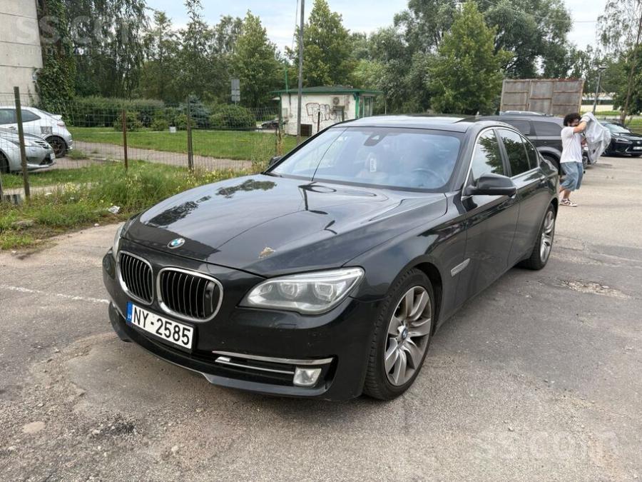 Черный БМВ 740 2015 в Рига, объемом двигателя 3.00 л и пробегом 297 тыс. км за 15000 €, фото 6 на AUTOMOTO.COM.LV