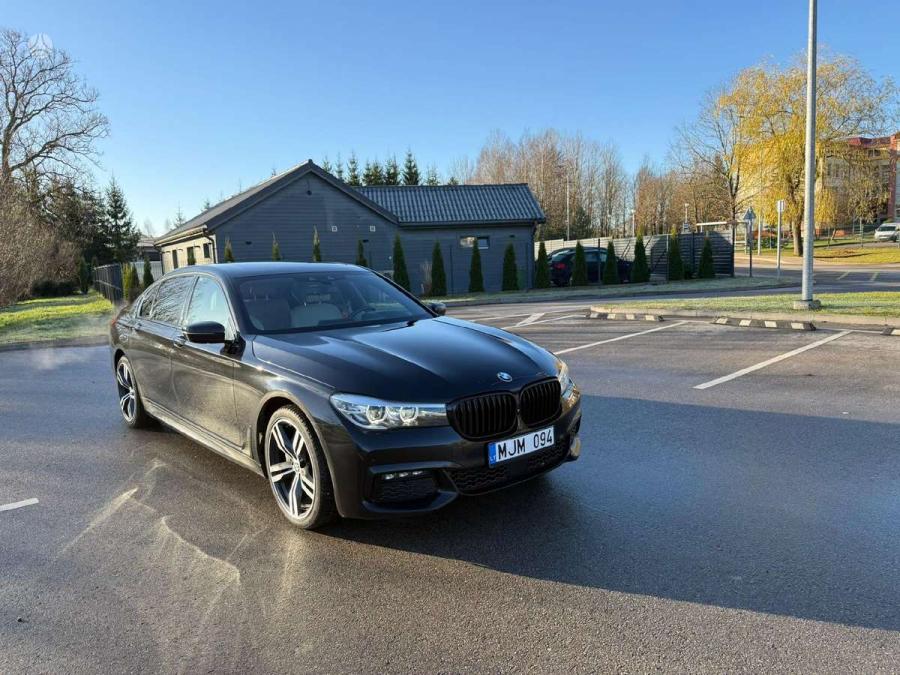 Black BMW 740 2016 in Silale, with an engine capacity of 3.00 L and mileage of 184 thousand km for 18850 €, photo 2 on AUTOMOTO.COM.LV
