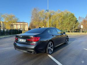 Black BMW 740 2016 in Silale, with an engine capacity of 3.00 L and mileage of 184 thousand km for 18850 €, photo 7 on AUTOMOTO.COM.LV