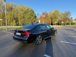 Black BMW 740 2016 in Silale, with an engine capacity of 3.00 L and mileage of 184 thousand km for 18850 €, photo 8 on AUTOMOTO.COM.LV