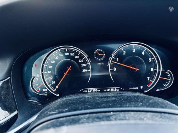 Melns BMW 740 2016 Viļņa, ar dzinēja tilpumu 3.00 L un nobraukumu 224 tūkst. km par 26500 €, foto 10 vietnē AUTOMOTO.COM.LV
