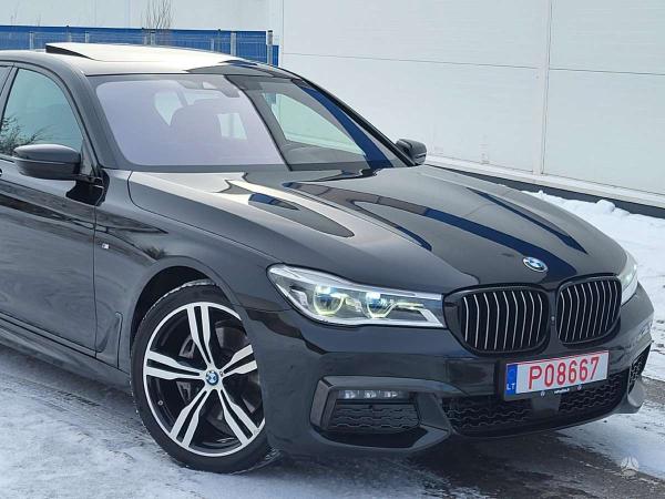 Black BMW 740 2016 in Vilnius, with an engine capacity of 2.99 L and mileage of 286 thousand km for 26500 €, photo 5 on AUTOMOTO.COM.LV