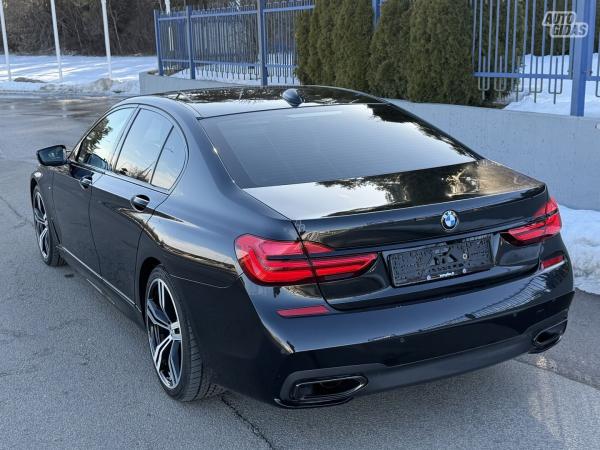 Melns BMW 740 2016 Viļņa, ar dzinēja tilpumu 3.00 L un nobraukumu 286 tūkst. km par 26500 €, foto 4 vietnē AUTOMOTO.COM.LV