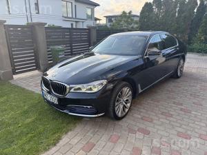 Black BMW 740 2016 in Riga, with an engine capacity of 3.00 L and mileage of 227 thousand km for 26200 €, photo 5 on AUTOMOTO.COM.LV