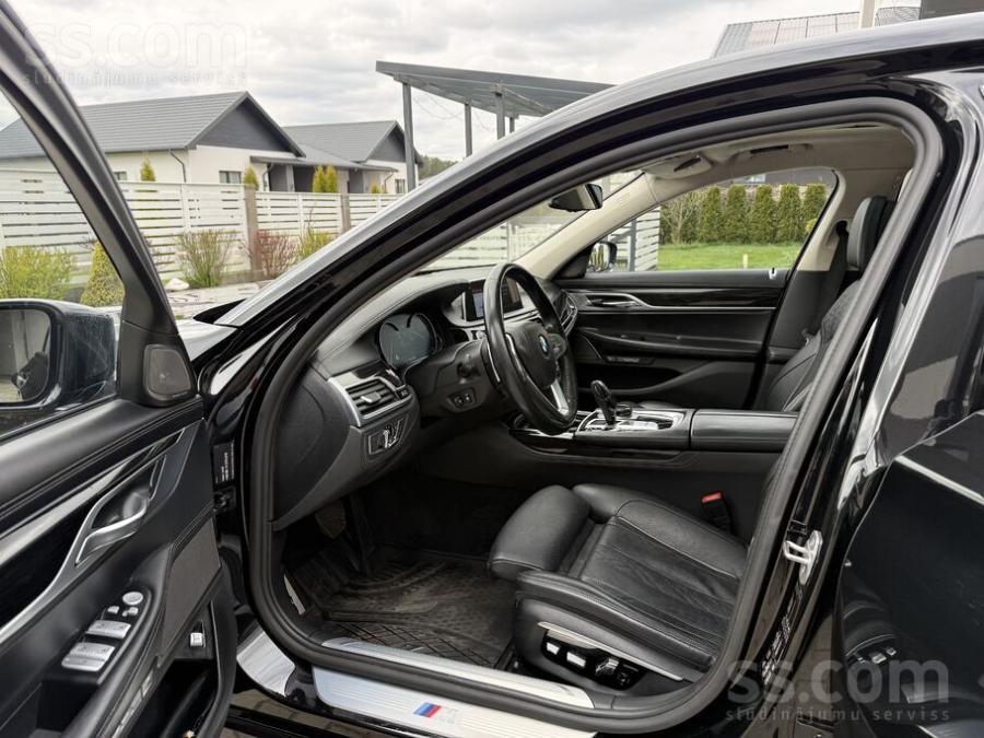 Melns BMW 740 2016 Rīga, ar dzinēja tilpumu 3.00 L un nobraukumu 173 tūkst. km par 30900 €, foto 12 vietnē AUTOMOTO.COM.LV