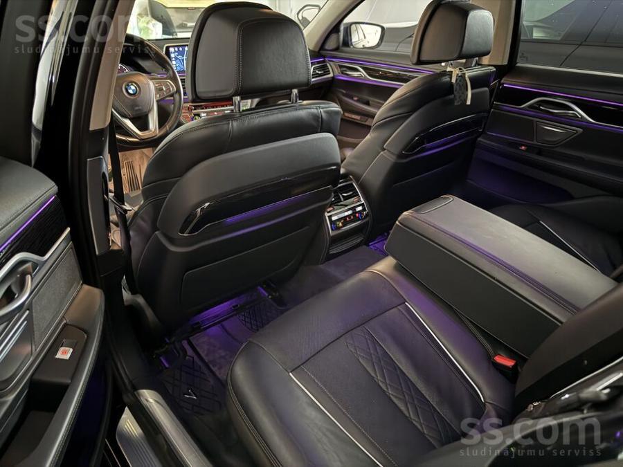 Melns BMW 740 2016 Rīga, ar dzinēja tilpumu 3.00 L un nobraukumu 173 tūkst. km par 30900 €, foto 24 vietnē AUTOMOTO.COM.LV