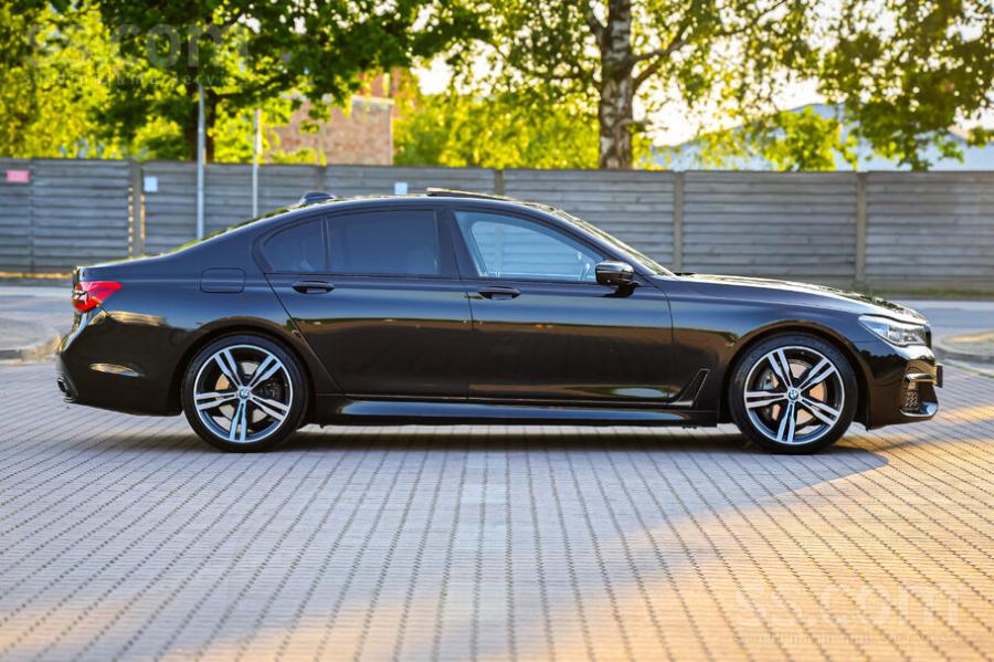 Melns BMW 740 2016 Jelgava, ar dzinēja tilpumu 3.00 L un nobraukumu 207 tūkst. km par 29500 €, foto 6 vietnē AUTOMOTO.COM.LV