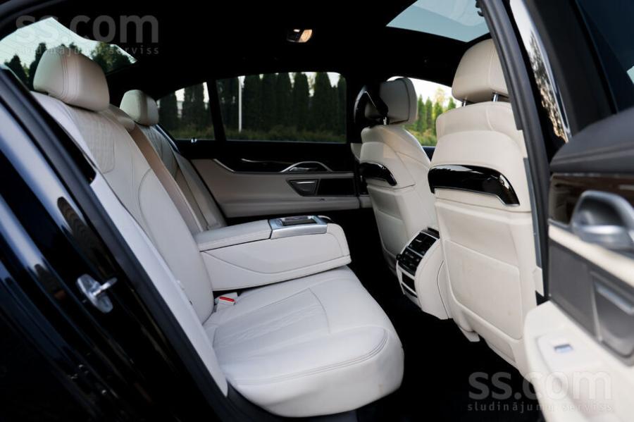 Melns BMW 740 2016 Jelgava, ar dzinēja tilpumu 3.00 L un nobraukumu 207 tūkst. km par 29500 €, foto 16 vietnē AUTOMOTO.COM.LV