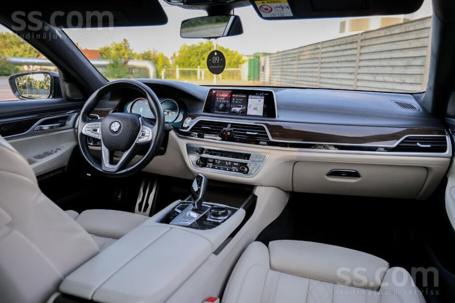 Melns BMW 740 2016 Jelgava, ar dzinēja tilpumu 3.00 L un nobraukumu 207 tūkst. km par 29500 €, foto 18 vietnē AUTOMOTO.COM.LV