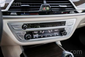 Melns BMW 740 2016 Jelgava, ar dzinēja tilpumu 3.00 L un nobraukumu 207 tūkst. km par 29500 €, foto 23 vietnē AUTOMOTO.COM.LV