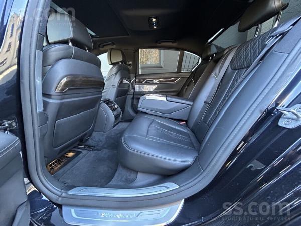 Black BMW 740 2016 in Talsi, with an engine capacity of 3.00 L and mileage of 0 thousand km for 23990 €, photo 10 on AUTOMOTO.COM.LV