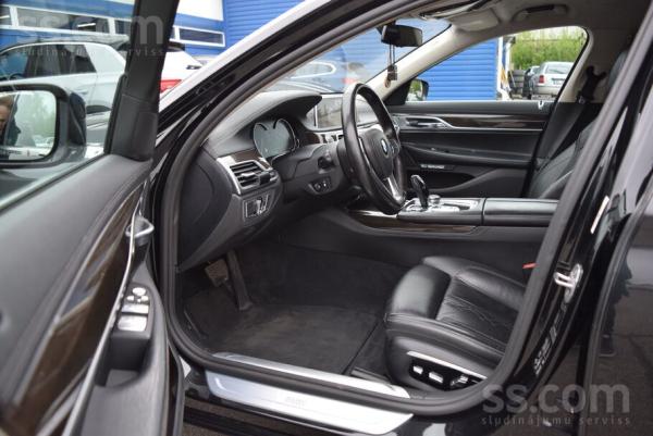 Melns BMW 740 2016 Rīga, ar dzinēja tilpumu 3.00 L un nobraukumu 236 tūkst. km par 24900 €, foto 3 vietnē AUTOMOTO.COM.LV