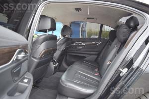 Black BMW 740 2016 in Riga, with an engine capacity of 3.00 L and mileage of 236 thousand km for 24900 €, photo 16 on AUTOMOTO.COM.LV